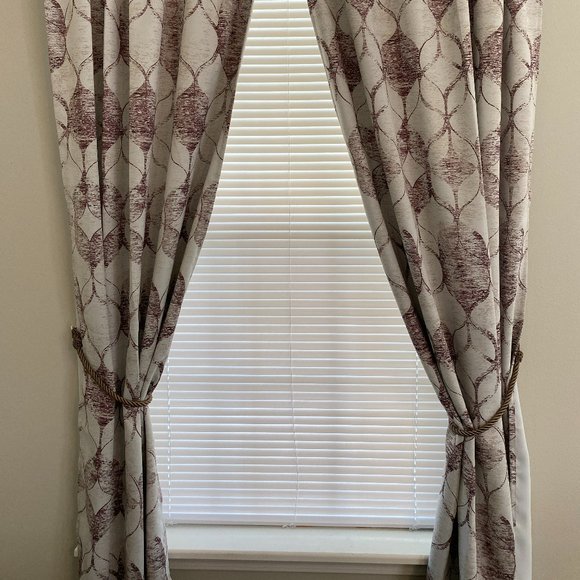 Keeco | Accents | Keeco Leaf Pattern Set Of 2 84 X 37 Curtain Panel ...